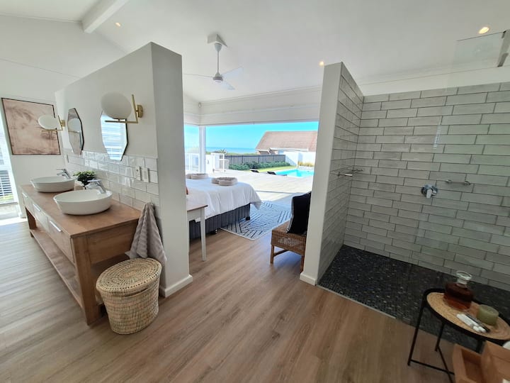 Oceanfront Oasis | Solar | Pool - Port Alfred