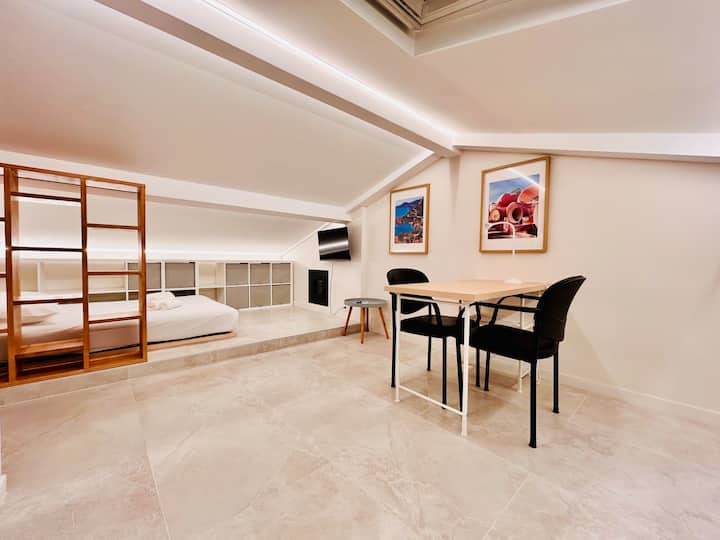 Attic Nest – Privacy & Comfort In Coliving - Cagnes-sur-Mer