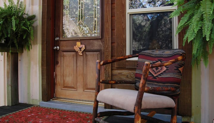 The Castlerock Ranch & Resort Treehouse - Utopia, TX