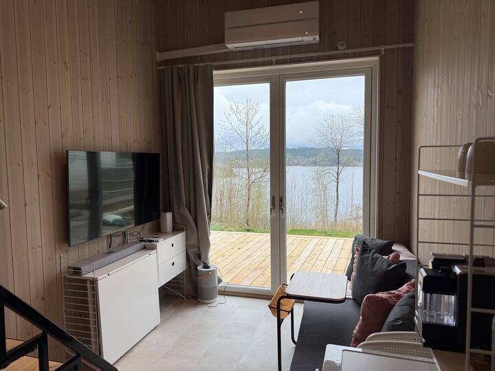 Cosy, Tiny Lake House - Gränna