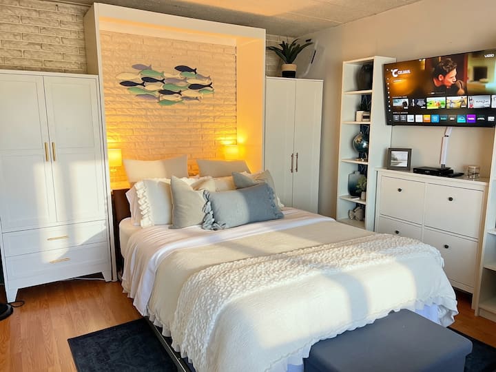 Cozybeachside Condo W/amenities - Petoskey State Park, MI