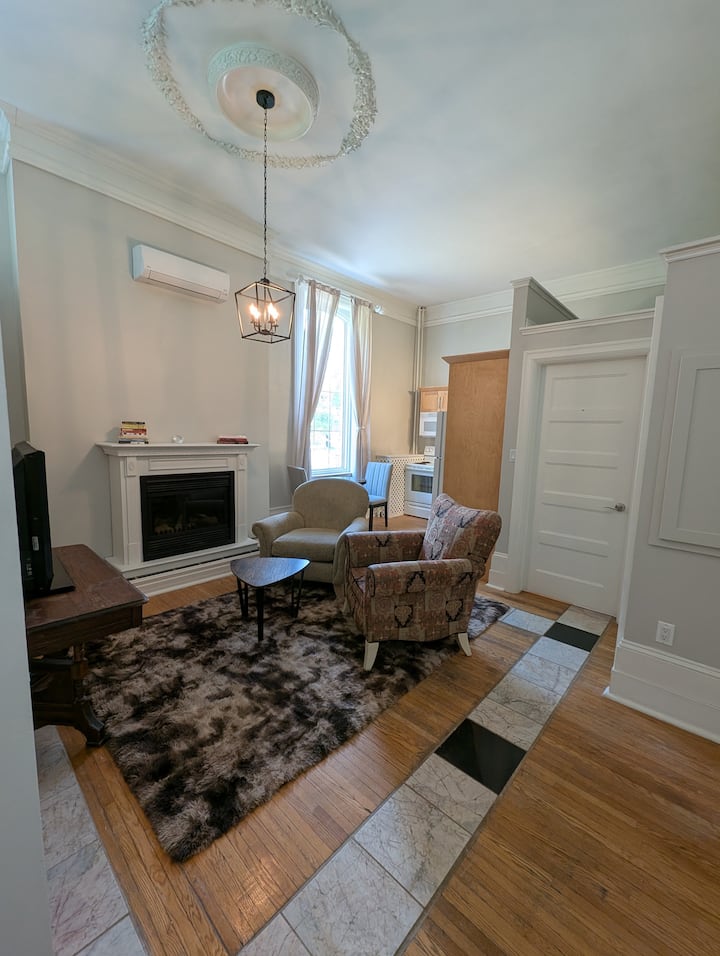 One Bedroom Suite W/ Parking - Dtown - Stratford