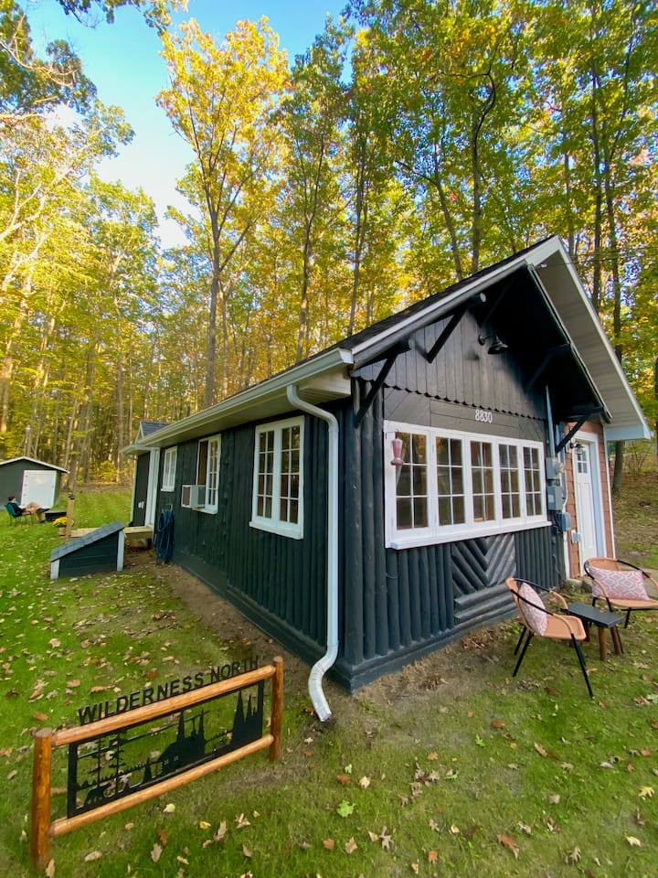 Log Cabin Near Higgins Lake, Mi - 히긴스 레이크