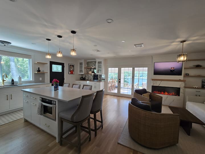 Sunset Pond Views On Cape Cod - Dennis, MA