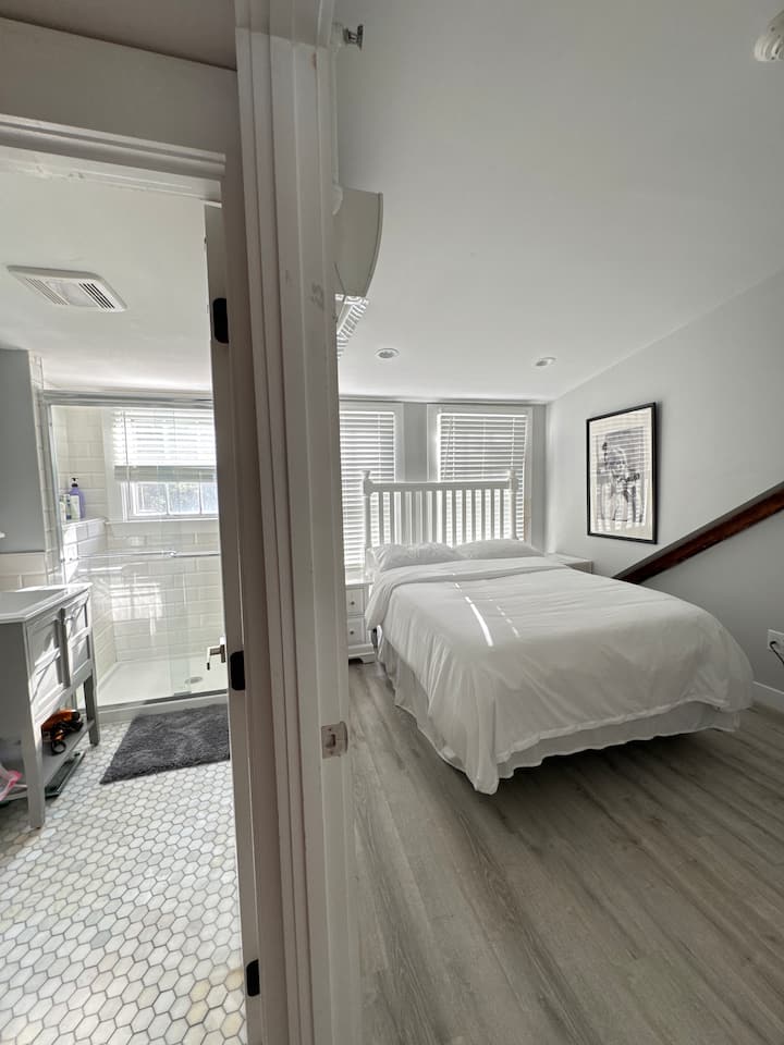 3 Bedroom - Historic Penthouse (In Town) - Nantucket, MA