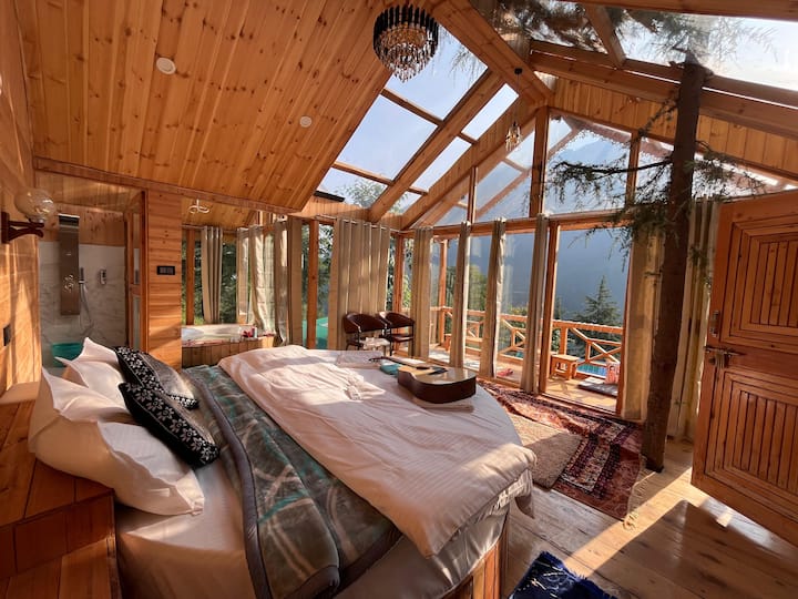The Hikers Tree House With Jacuzzi - Jibhi