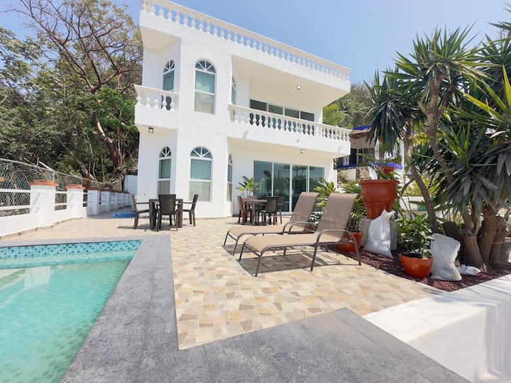 Casa Providencia - Los Ayala