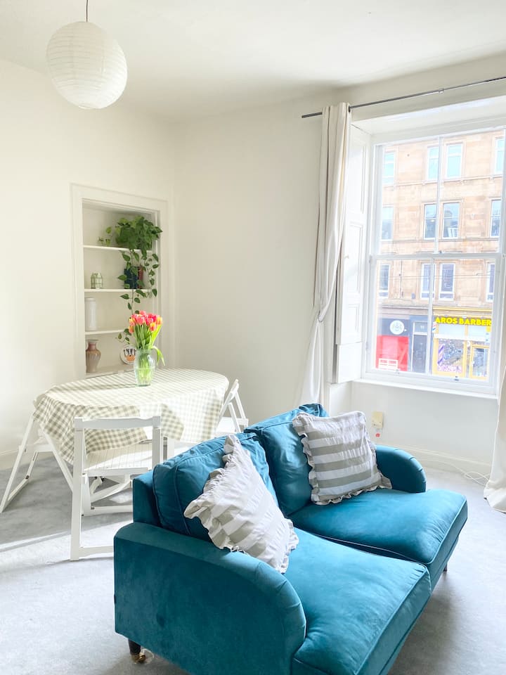 Bright And Spacious Flat On Leith Walk - Edinburgh