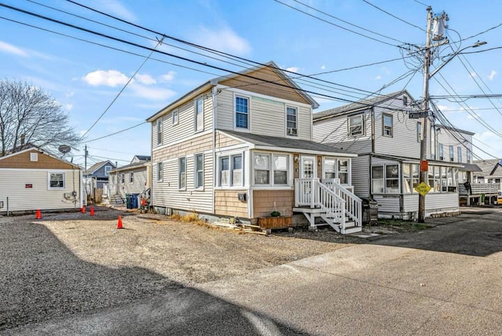 The Sandcastle - 5-br House Heart Of Hampton Beach - Hampton