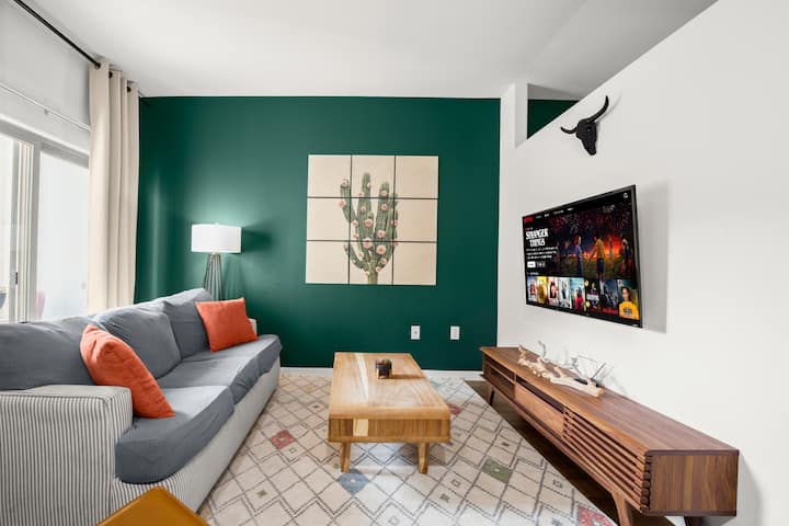 Spacious Studio~quiet & Fully Stocked Stay - Pflugerville, TX