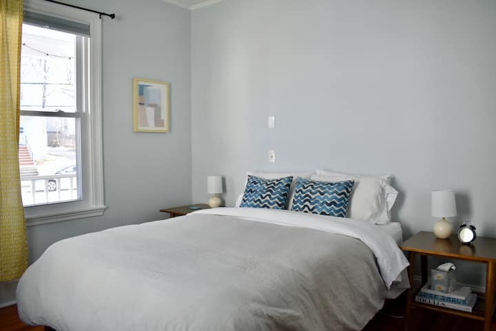 Bright & Peaceful 1br In Deering Center - Portland, ME