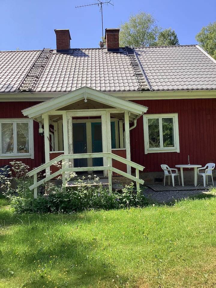 Parstuga Vid Sjö För 5 Gäster (Vänster Halva) - Askersund