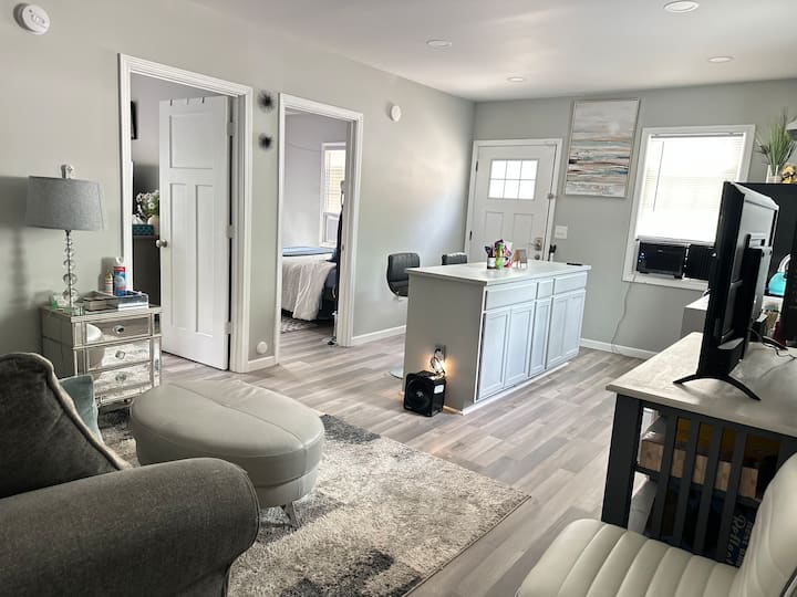 Knight's Guest Chambers! - Snellville, GA