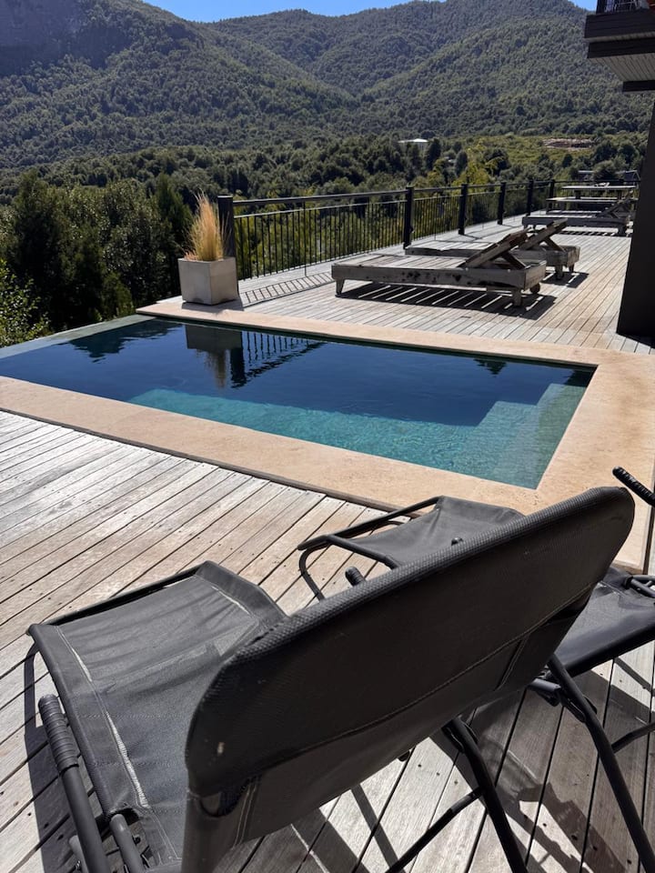 Moderna Casa Vista  Pileta Y Jacuzzi En Areluaquen - Bariloche