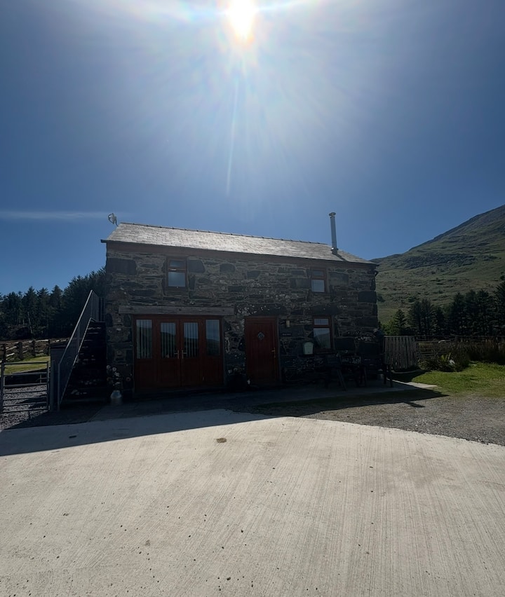 Beudy Bach, Beddgelert - Beddgelert