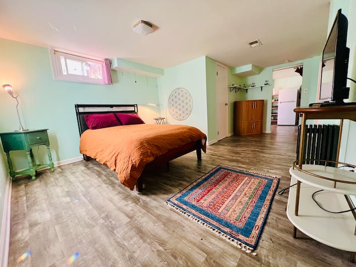 Cozy Two Bedroom Apartment Near Metro To Dc - Washington, D.C., DC