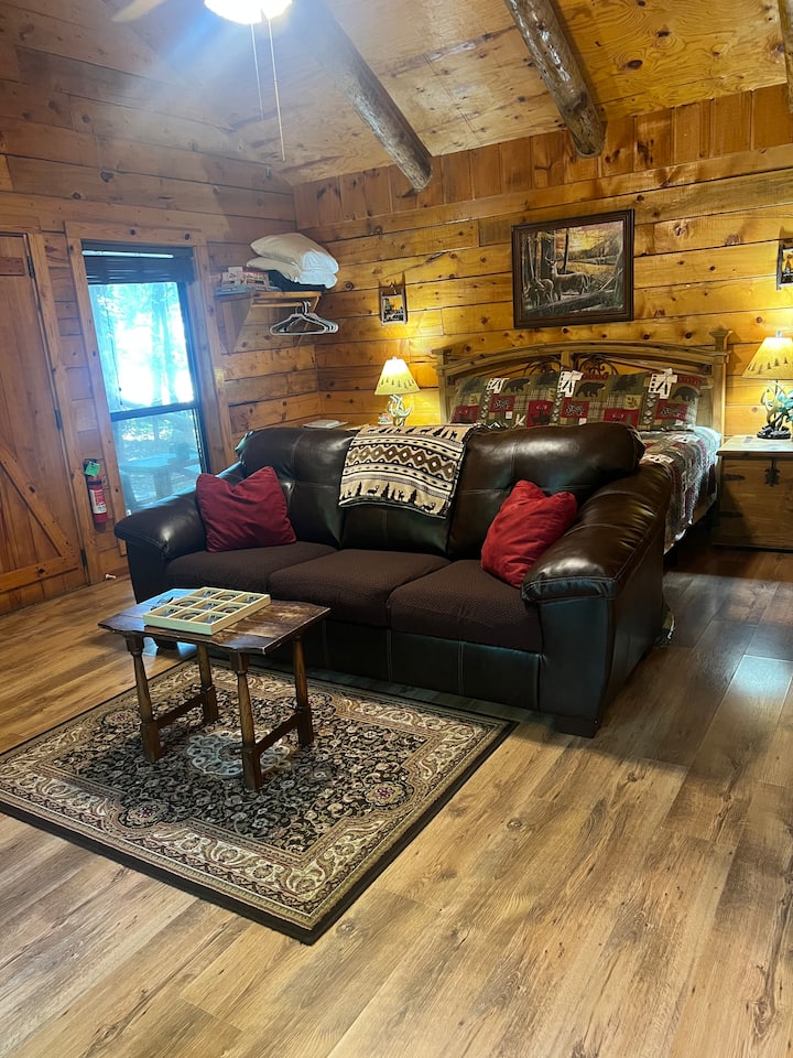 Wilderness Den - Hochatown, OK