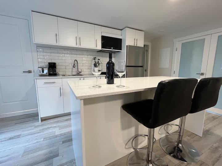 Brookswood 1 Br Suite - Langley