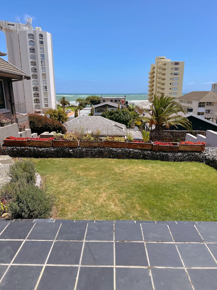 Spacious Beach Pad-steps To Sand - Somerset West