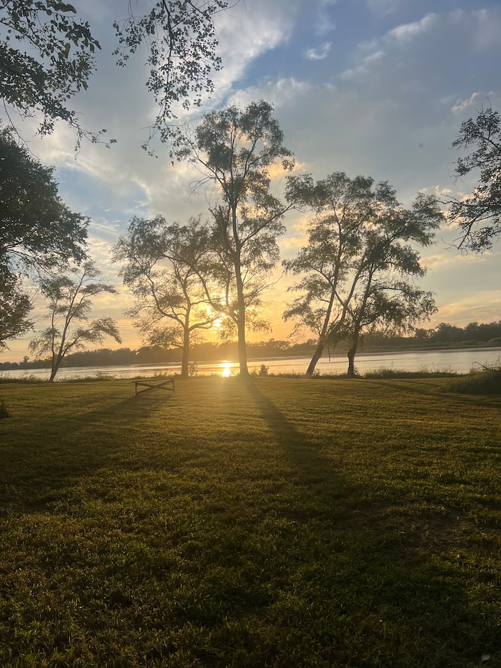 Riverside Retreat In Gretna, Ne! - Nebraska