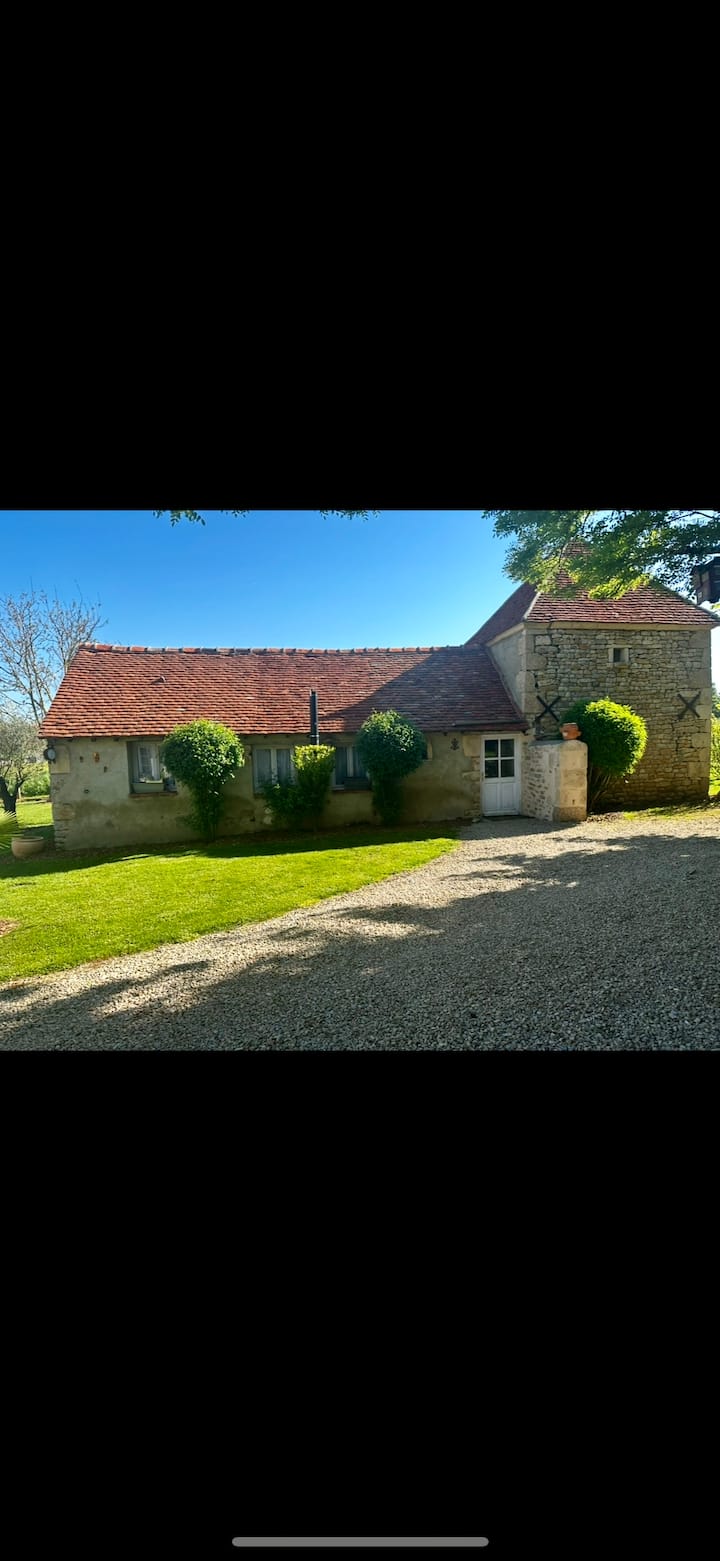 Charme Ancien Pigeonnier Au Cœur De La Campagne - Sancoins
