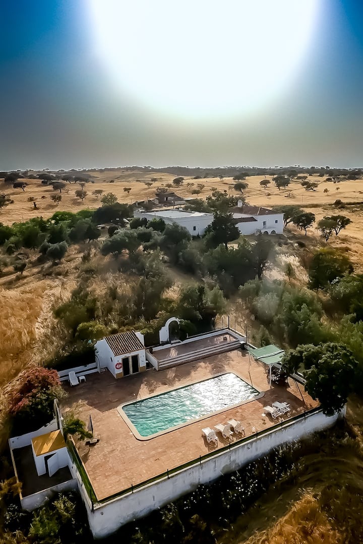 Vila Bita + Casa Estorninho - Almodôvar