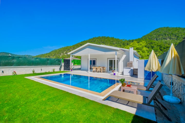 Göcekte Denize 1km Korunaklı Villa - Göcek