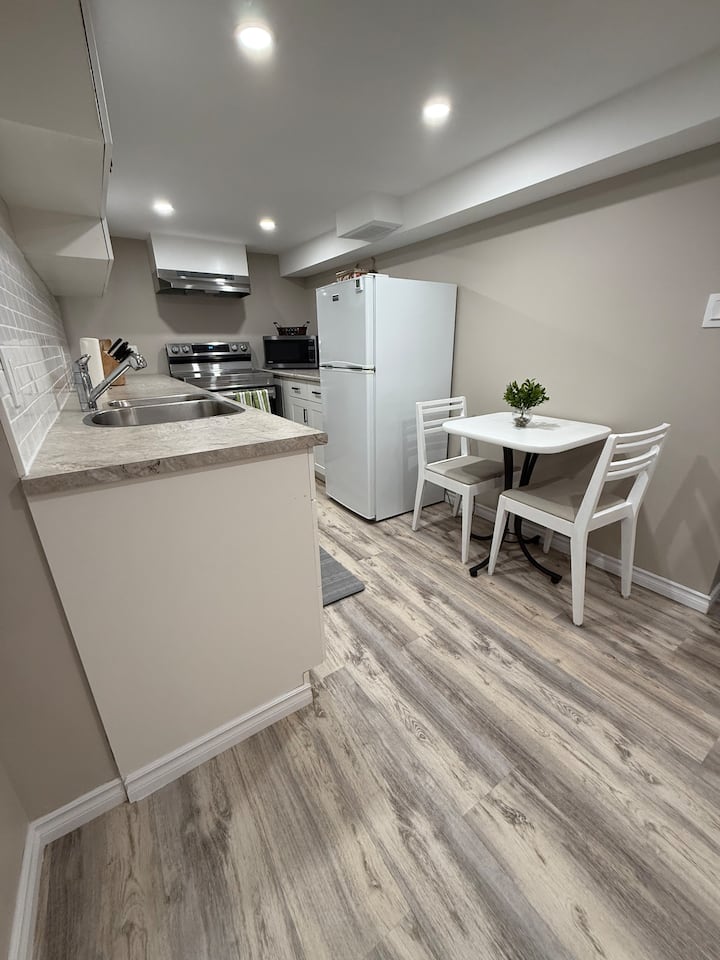 Modern Comfort Retreat - Thunder Bay
