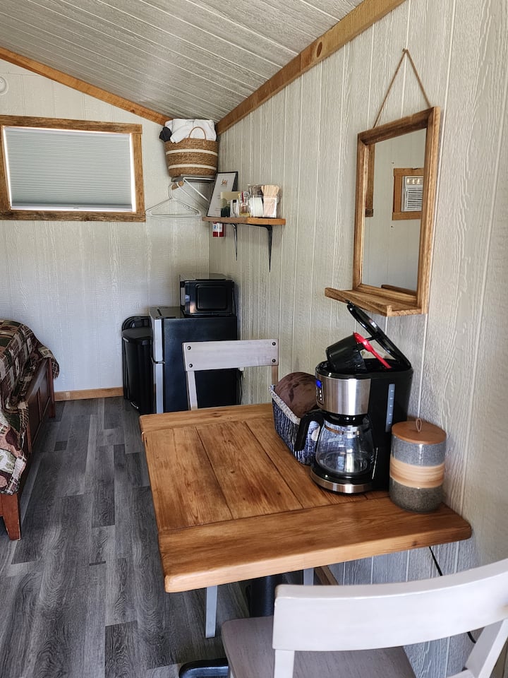 Rustic Camping Cabin - Hot Springs, SD