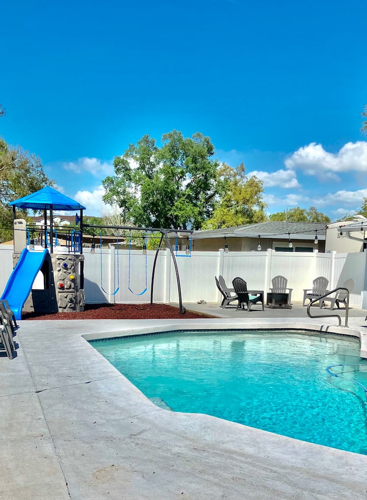 Blue Haven Retreat (W) Pool - Sarasota, FL