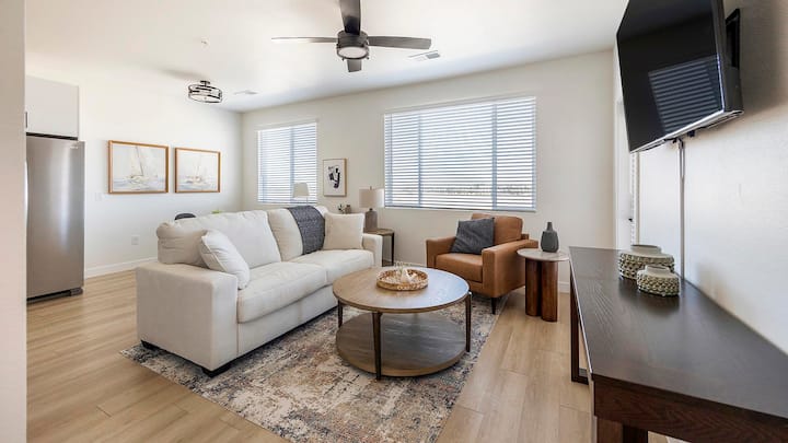 Landing | Stylish 1bd, Clubhouse, Pool - Casa Grande, AZ