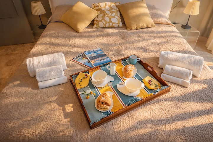 Molo Angioino Suites: Ampio Alloggio Con Terrazzo - Naples