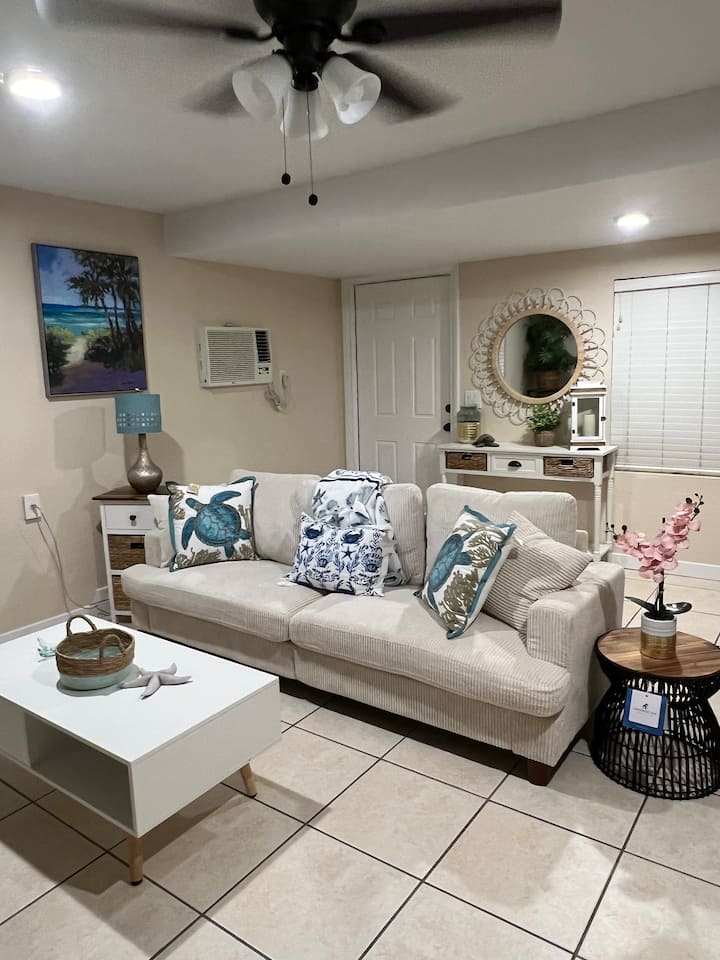Sunny Cottage On The Bay - Englewood