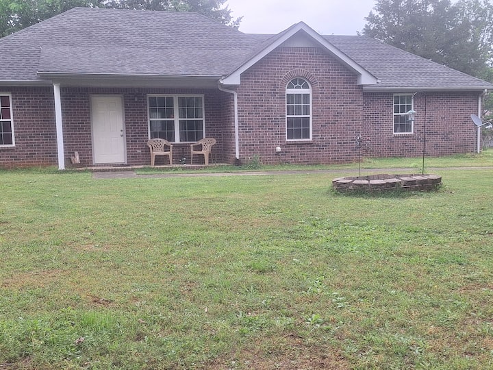 Peaceful, But Near Everyhing. - Smyrna, TN