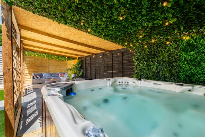 The Cabin  @The Outside Inn - Kent