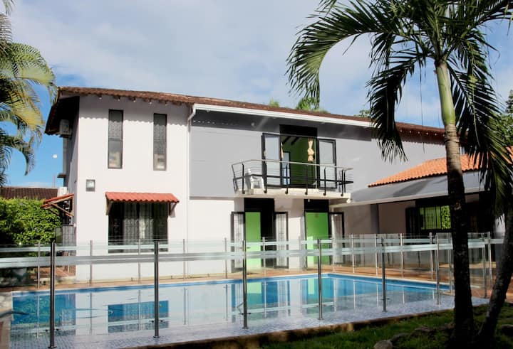 Casa El Bambú Con Piscina - Villavicencio