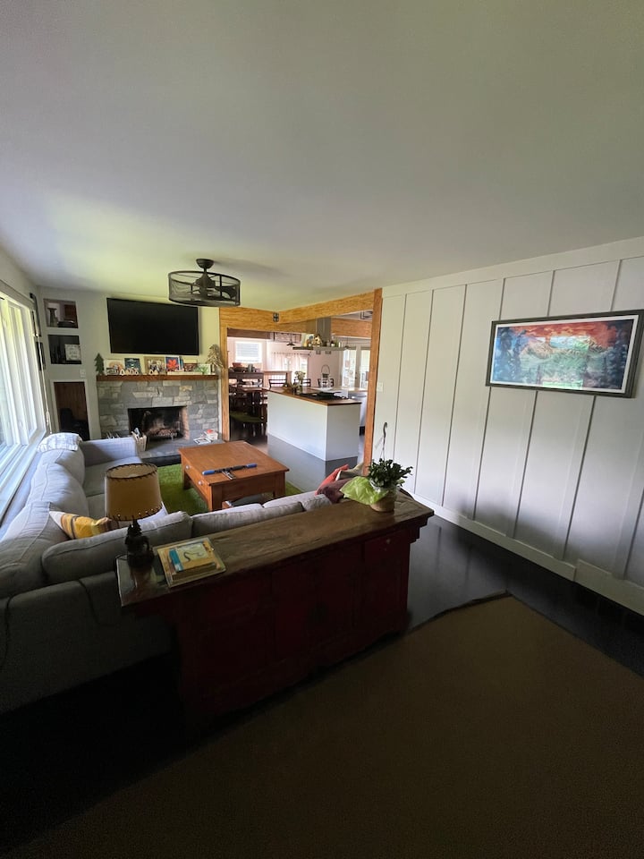 Squamish Home - Outdoor Oasis - Squamish