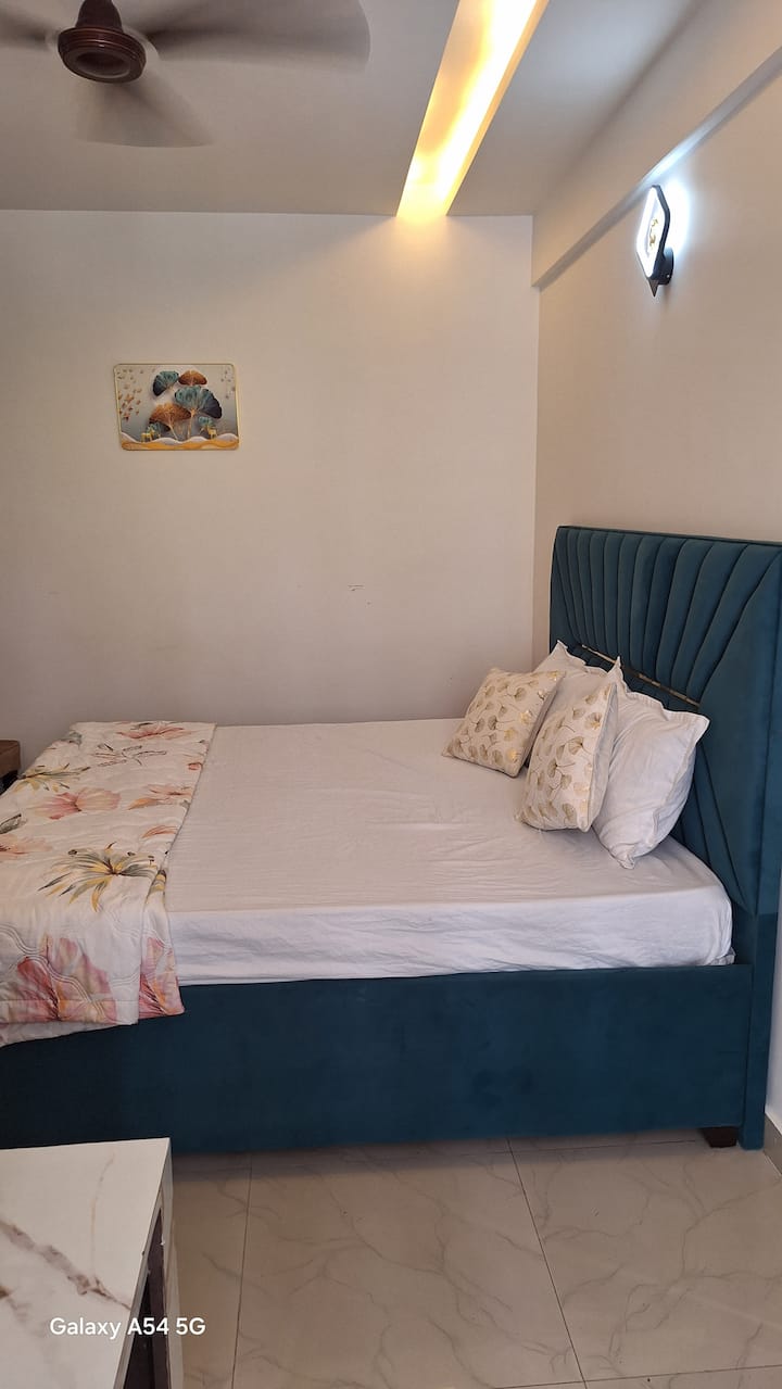 Premium Stays By Milan - Ghaziabad