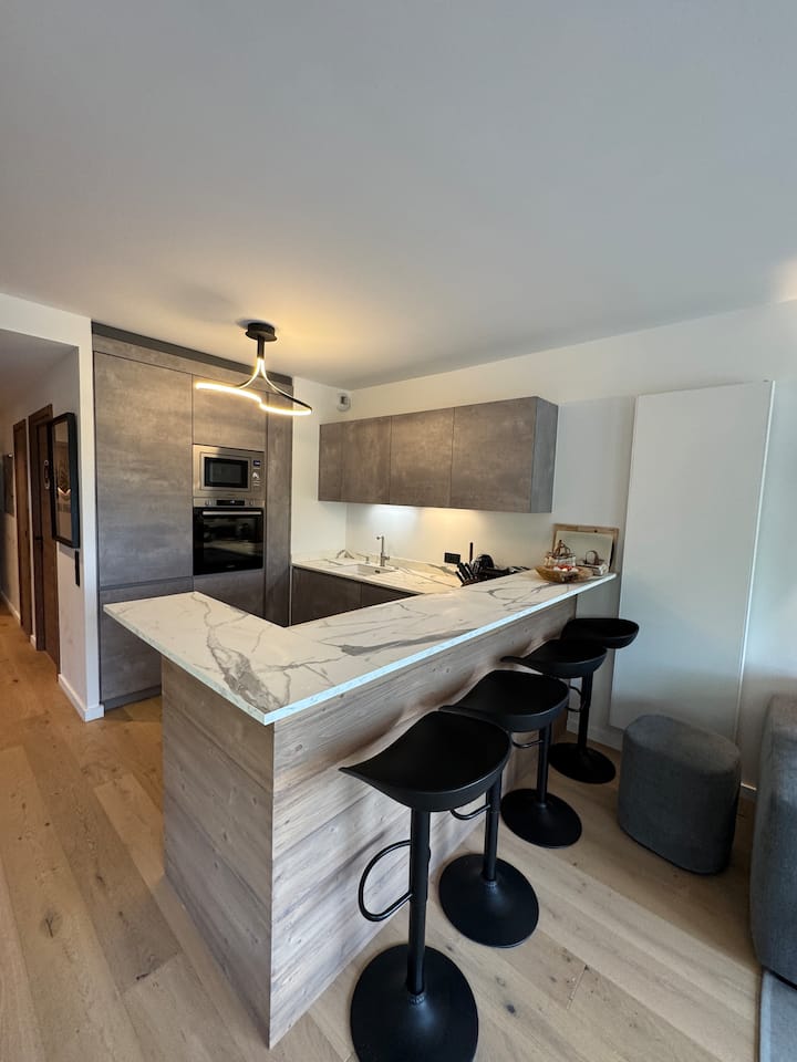 Stunning Mountain View Family Ski Apt – Méribel - Méribel