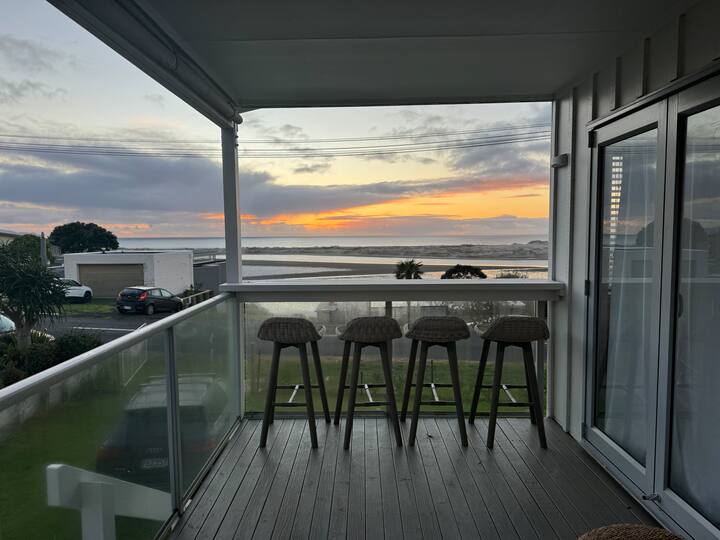 A Bit Of Bali With Estuary Views - Mangawhai Heads