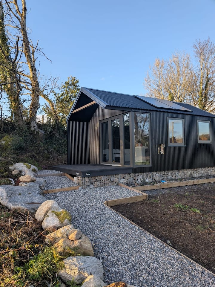 Tranquil Off-grid Cabin - Mayo