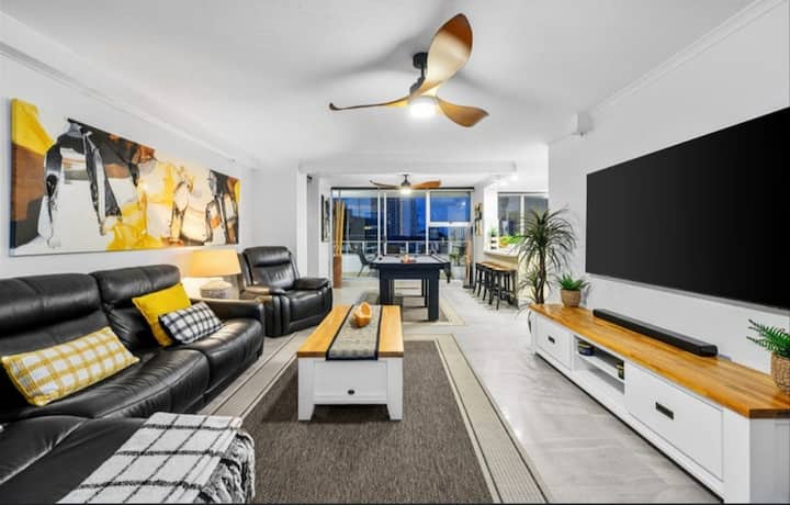 -Waterways Luxury Apartments. - Surfers Paradise