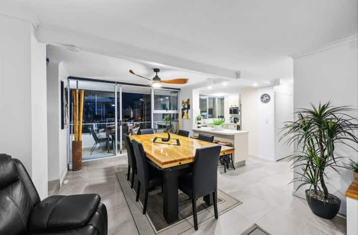 Waterways Luxury Apartments - Surfers Paradise