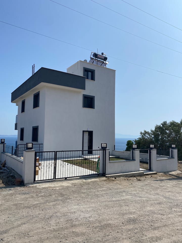 ÇAndarlı Eyko’da Deniz Manzaralı Daire - Dikili