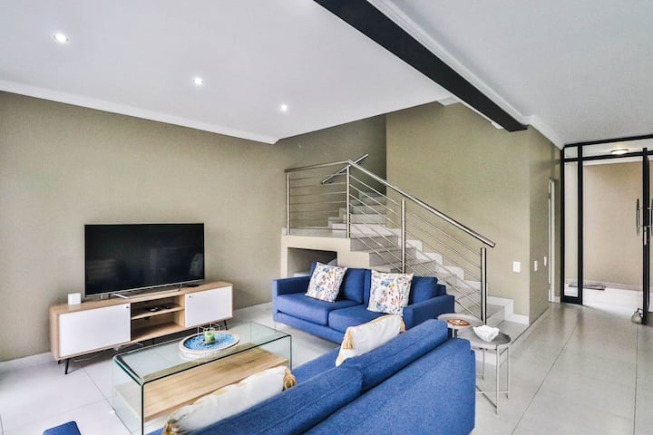Hartbeespoort Dam Getaway Home - Hartbeespoort