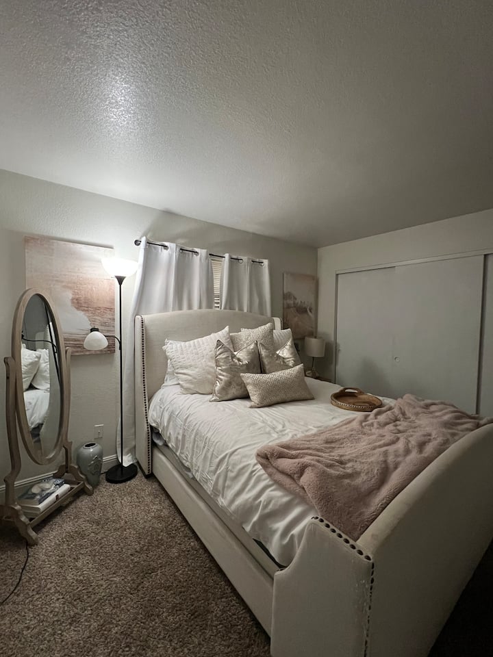 Cozt Quiet Room In Lodi - Lodi, CA