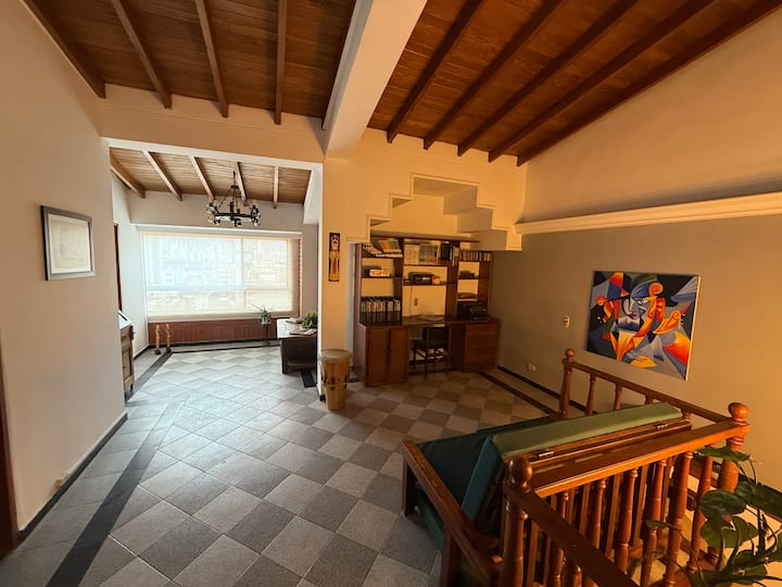 Bonito Apartamento Duplex En Ed. Girasoles - Medellín