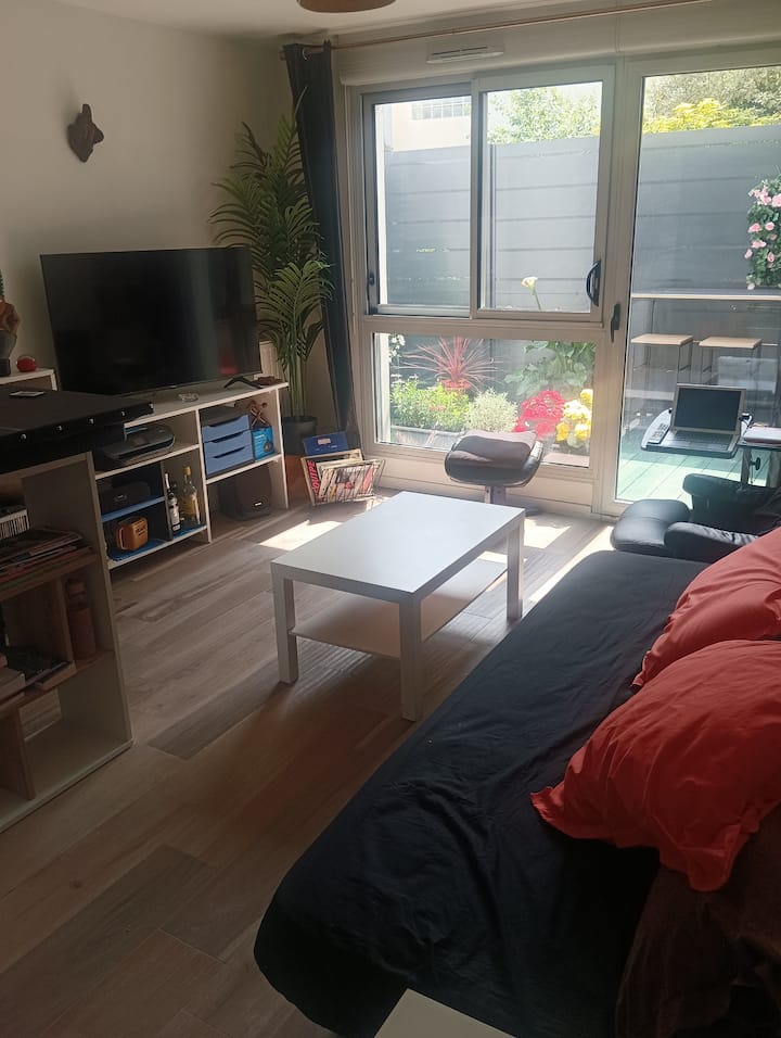 Deux Pièces Rdc Terrasse - Romainville