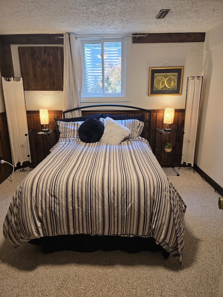 Comfy Room In A Cozy Cottage (1) - グエルフ
