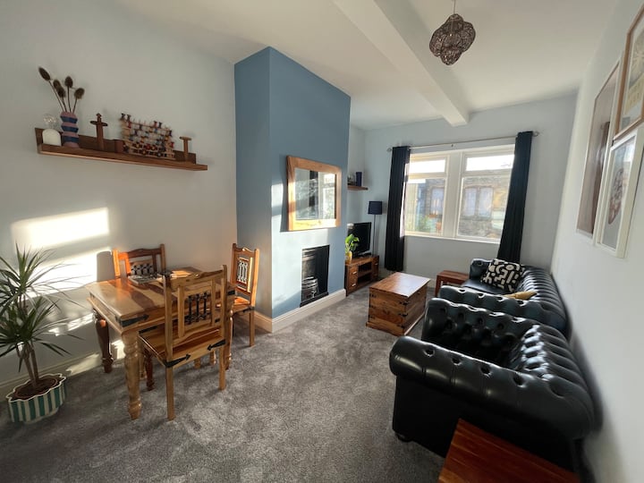 Little Bobbins, Halifax Centre (Entire House) - Huddersfield